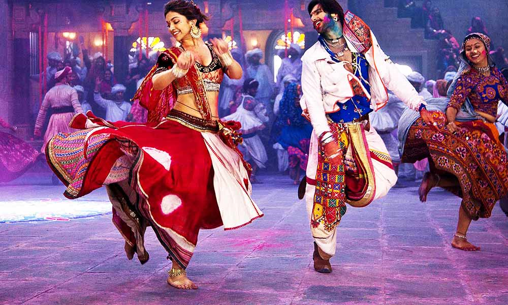 Importance of Doing Entertainment Courses in Today’s Era - Finstock ...