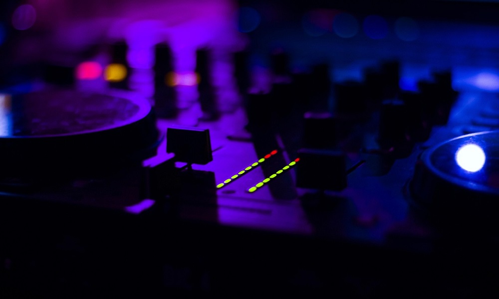 Online DJ Courses With Certificate in Kenya - Finstock Evarsity Resources